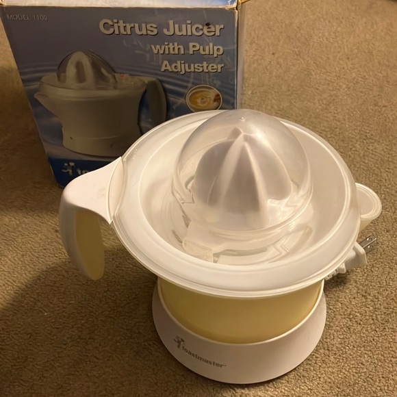TOASTMASTER | Kitchen | Toastmaster Citrus Juicer With Pulp Adjuster ...